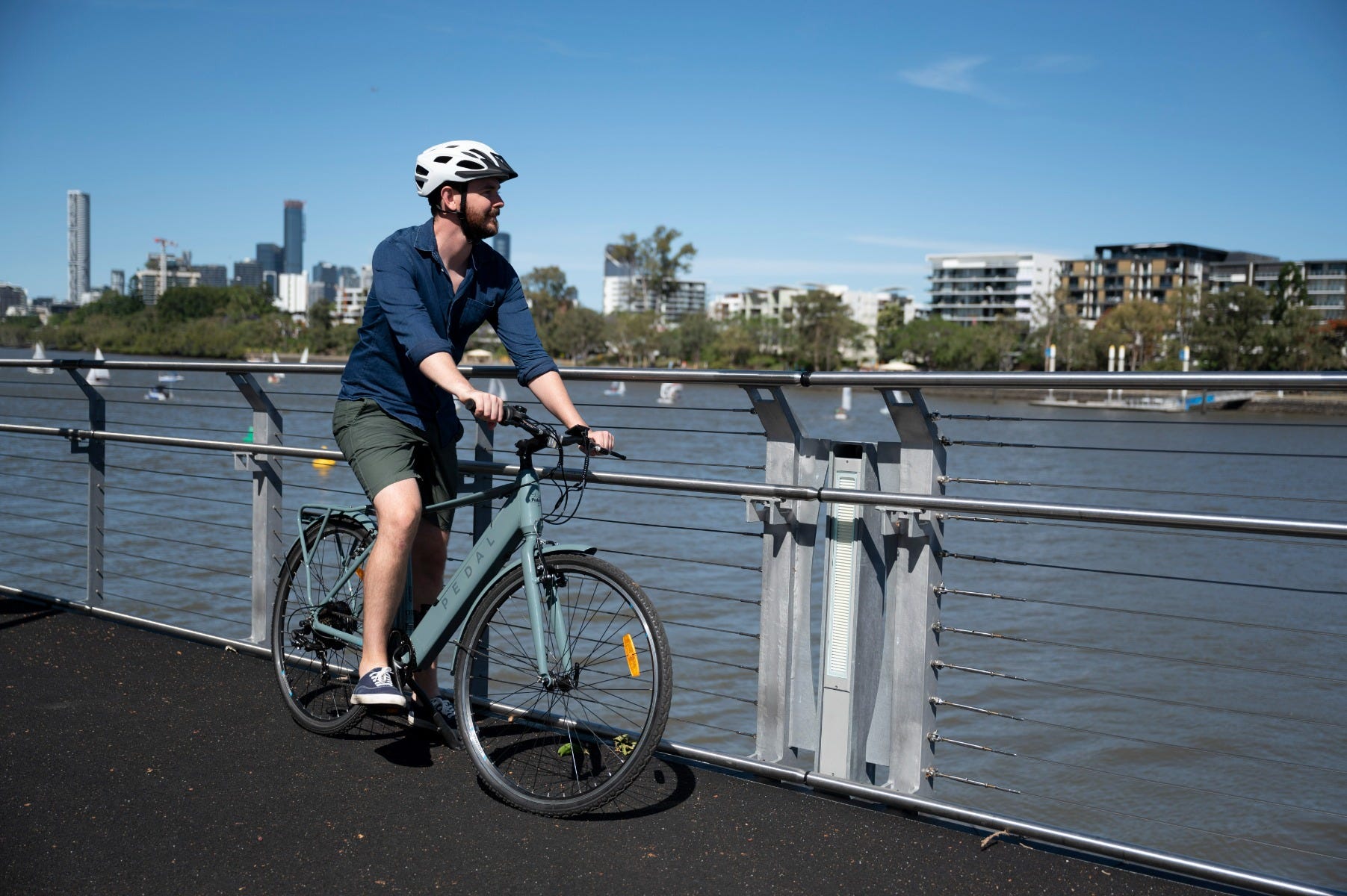 Pedal Lightning 27.5 Electric Hybrid Bike Black | Pedal | Pedal Bikes